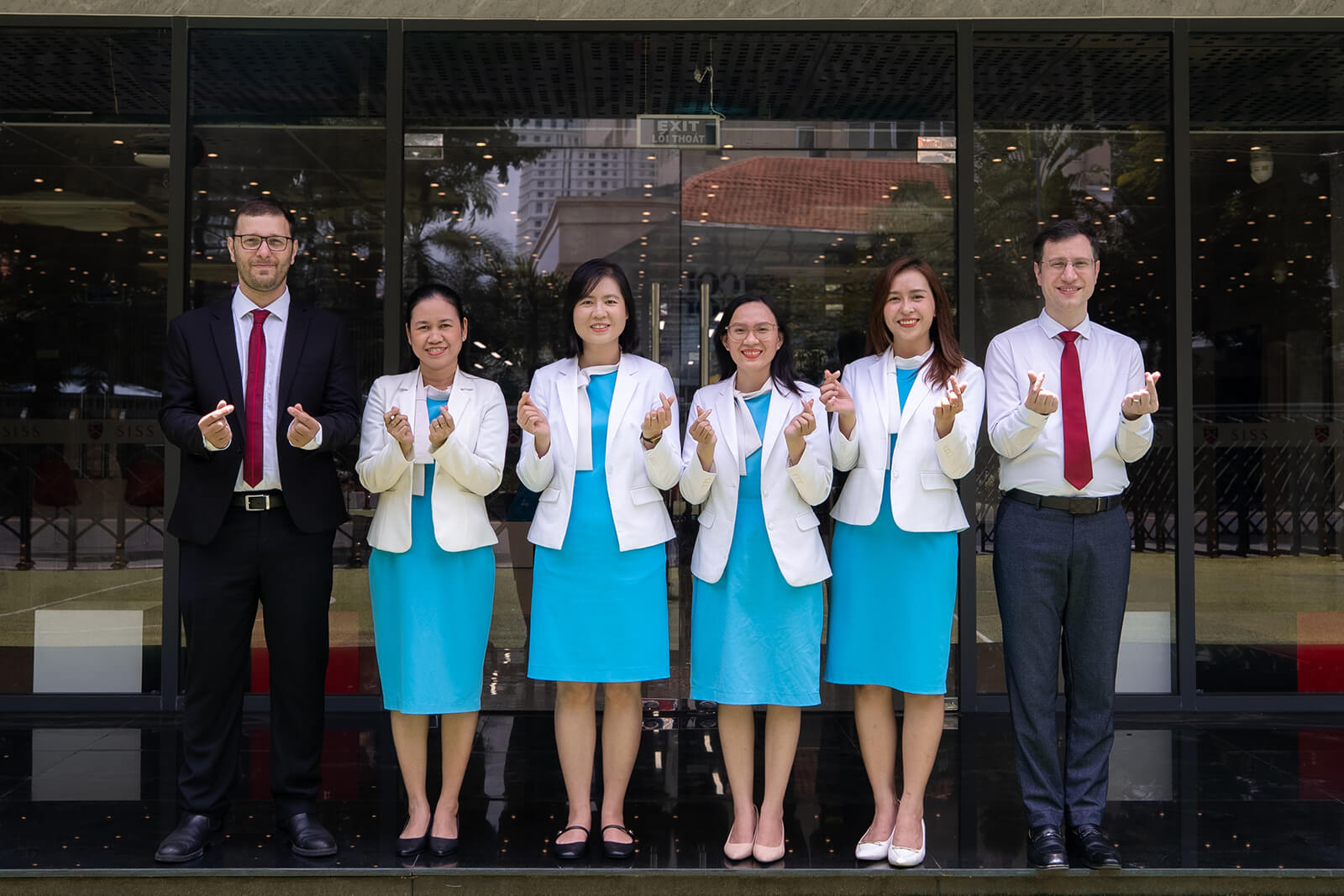 Waving into the New Academic Year | SISS